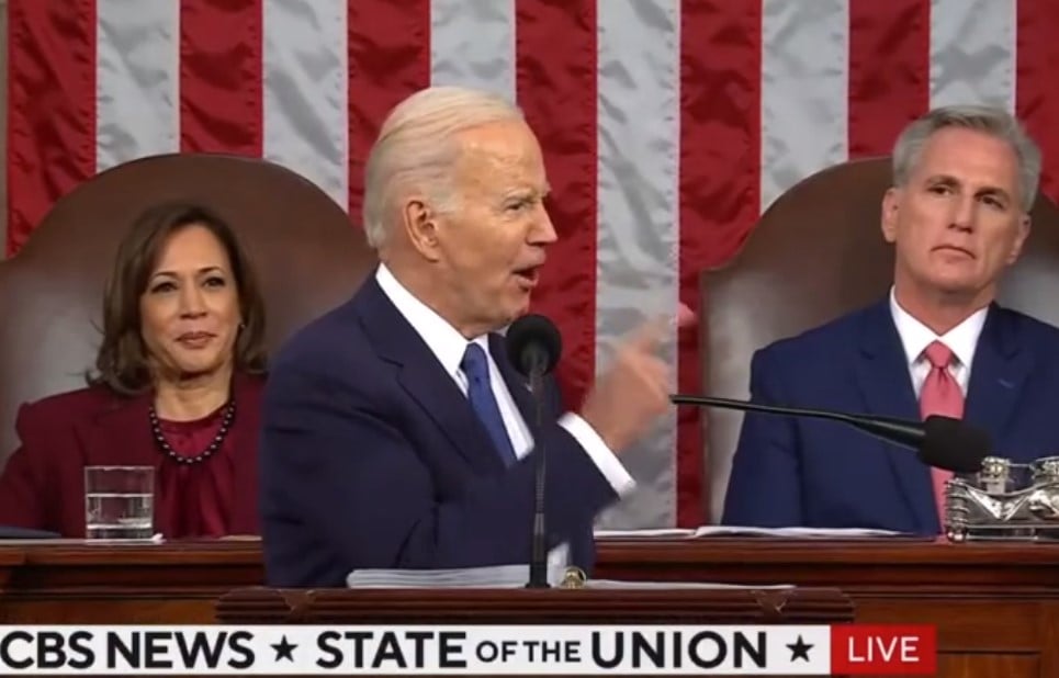Crazy Uncle Joe Starts Screaming Again During His SOTU Address – Clown ...