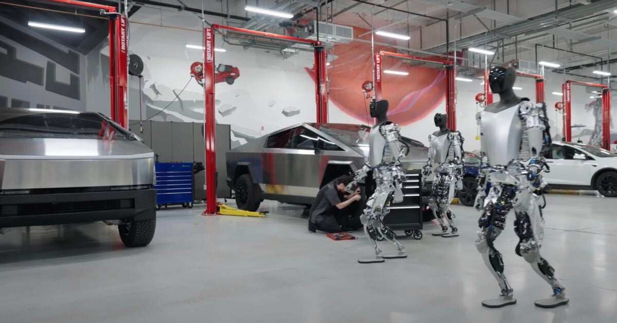 Tesla Robot Suffers Malfunctions and Attacks Engineer at Texas Factory ...