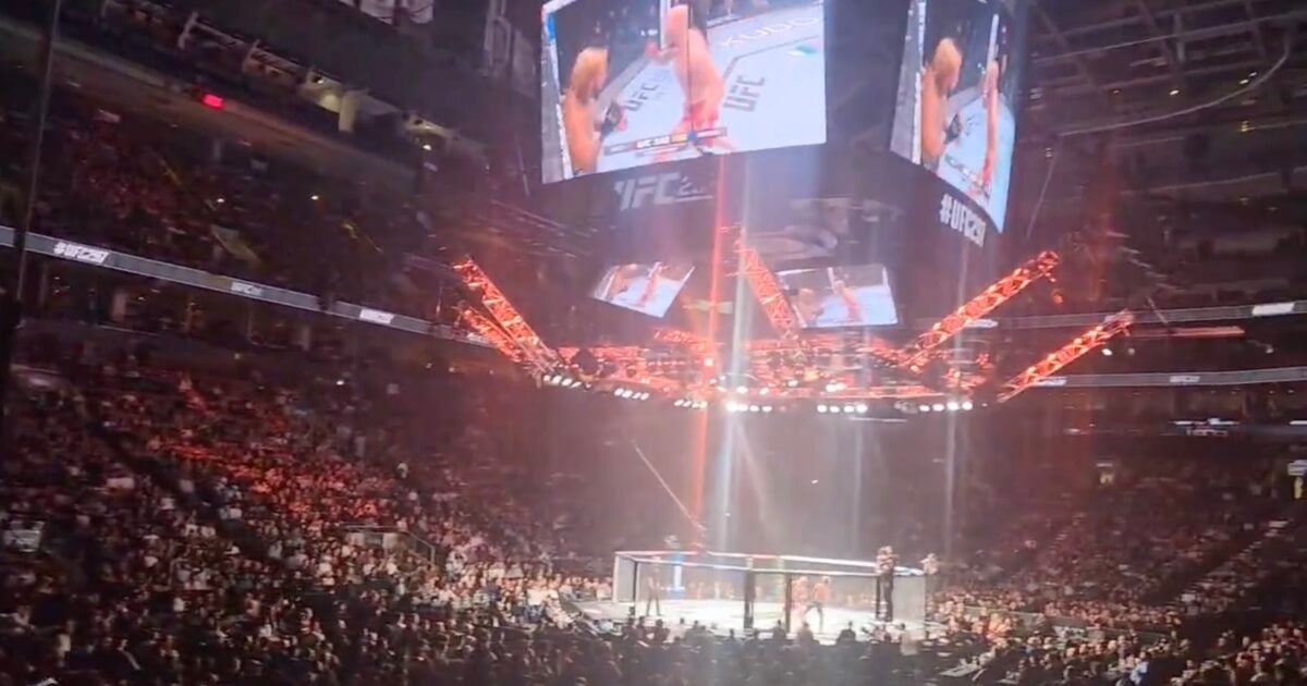Massive Crowd Chants “F-ck Trudeau” at UFC 297 Event in Canada (VIDEO ...