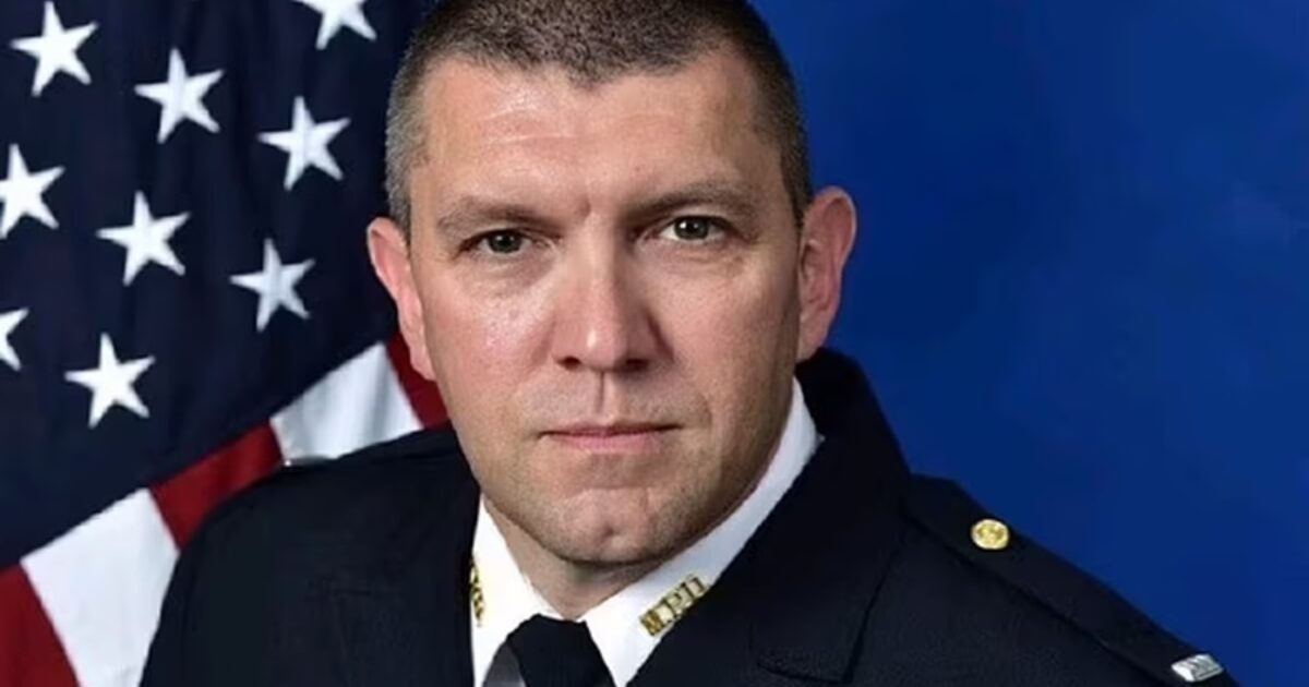 Former DC Police Officer Convicted for Being in Contact with Proud Boys ...