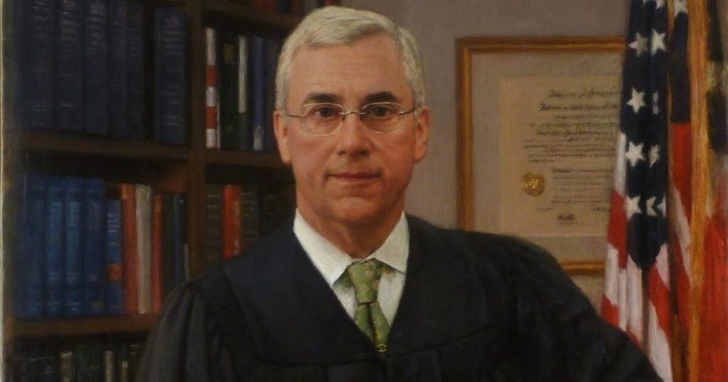 Clinton-Appointed Judge Blocks ‘Transgender’ Inmate Being Moved to Men ...