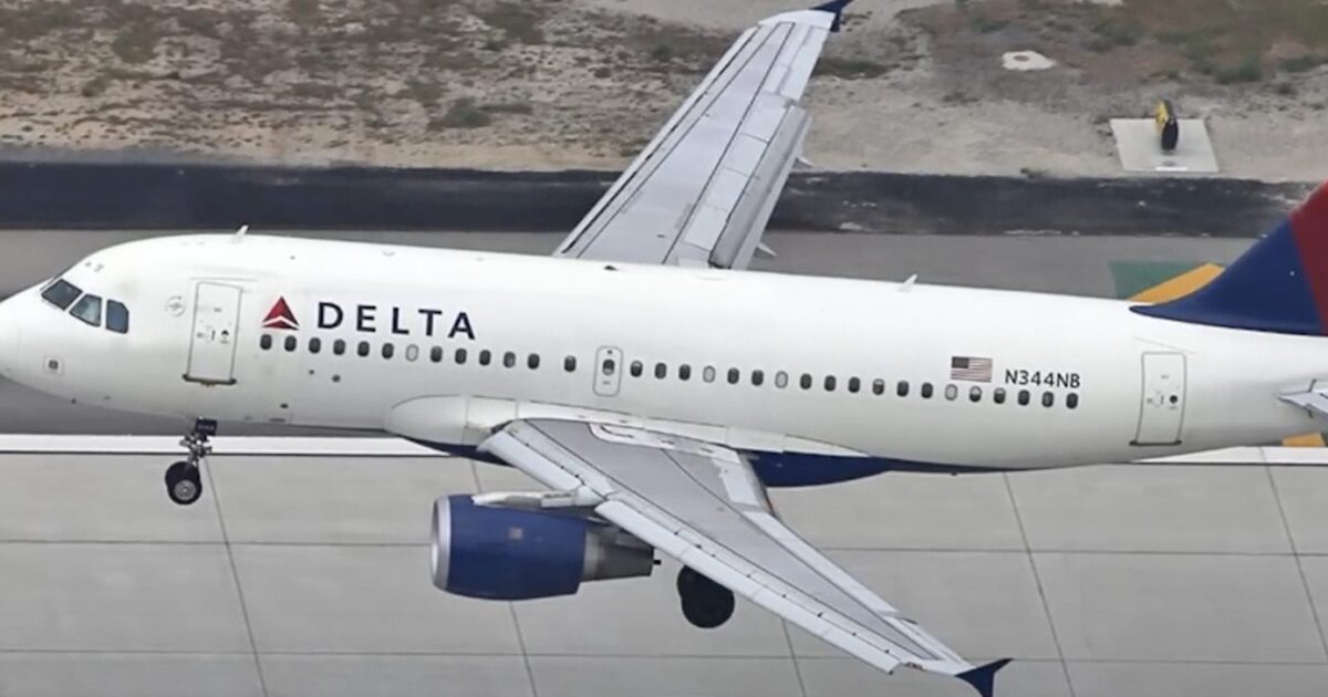 DEVELOPING: Delta Passengers Forced to Exit Via Emergency Slides at ...