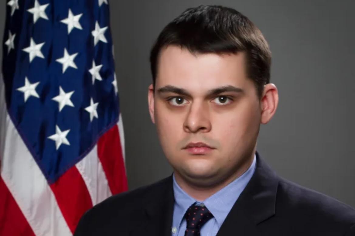 President Trump Gives SAVAGE Response to Reporter Asking if He Still ...