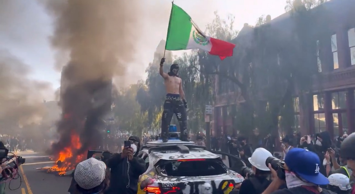 BREAKING: 500 US Marines Mobilized in Response to Violent Anti-ICE ...