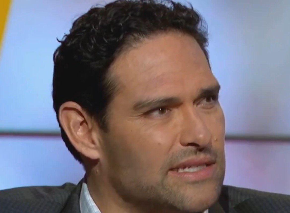 Former NFL Quarterback Mark Sanchez Seen Staggering Along Sidewalk, Grabbing His Bloody Stab ...